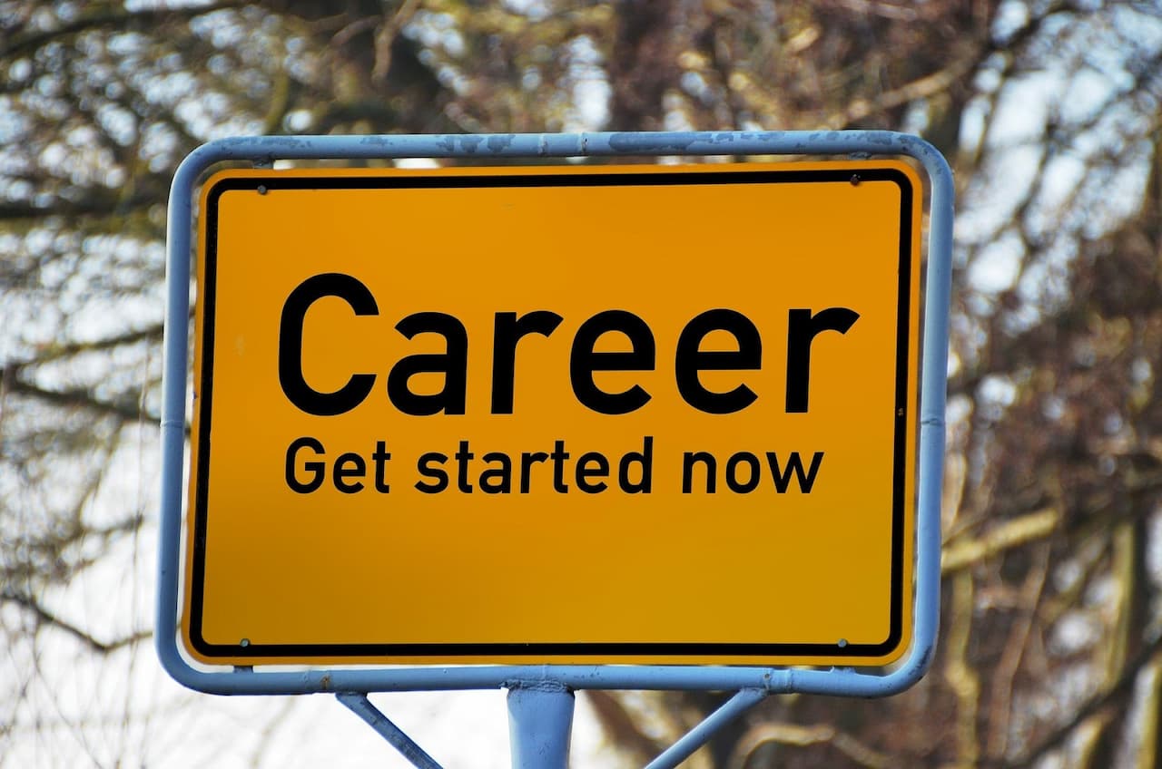 How to Choose a Career to Get Paid Well - Ecec OmpsAT
